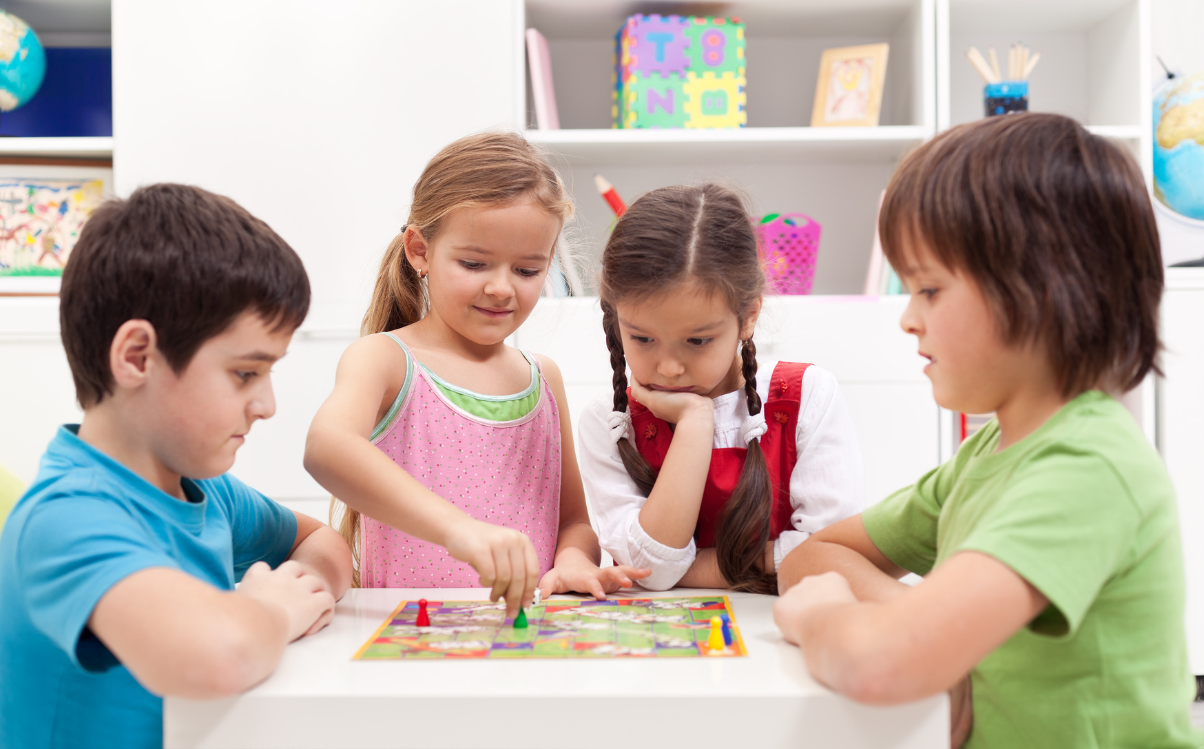 How Children’s Upbringing Shapes Their Social Lives – Psylancer